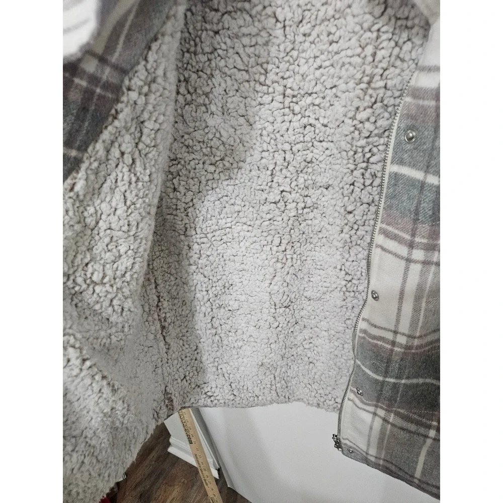 T&S | Jackets & Coats | Ts Ivory Plaid Sherpa Lined Vest Grey Mauve ...